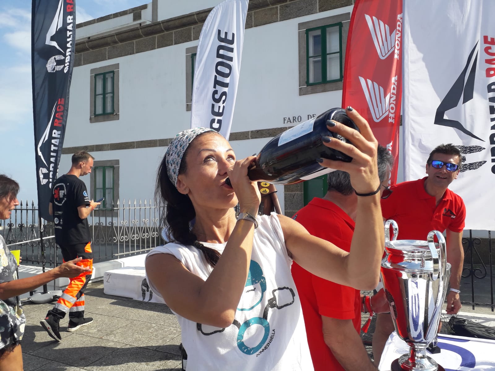 Laura Cola arrivo Gibraltar Race - Donneinsella